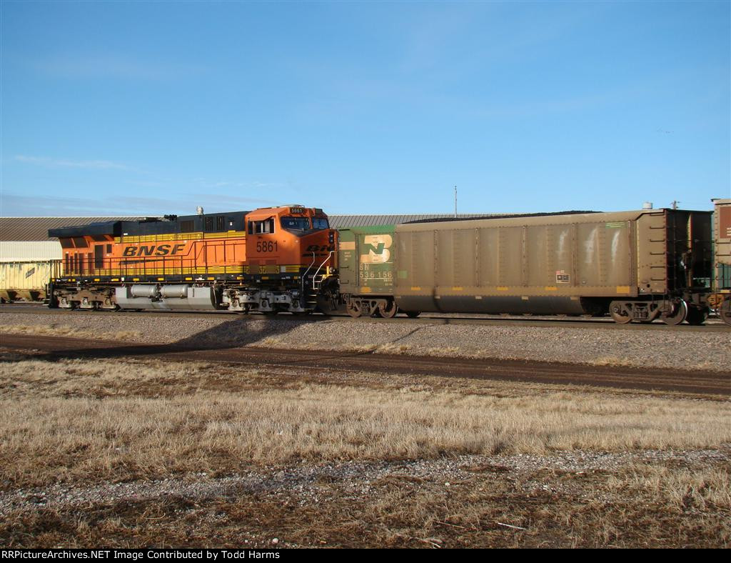BNSF 5861